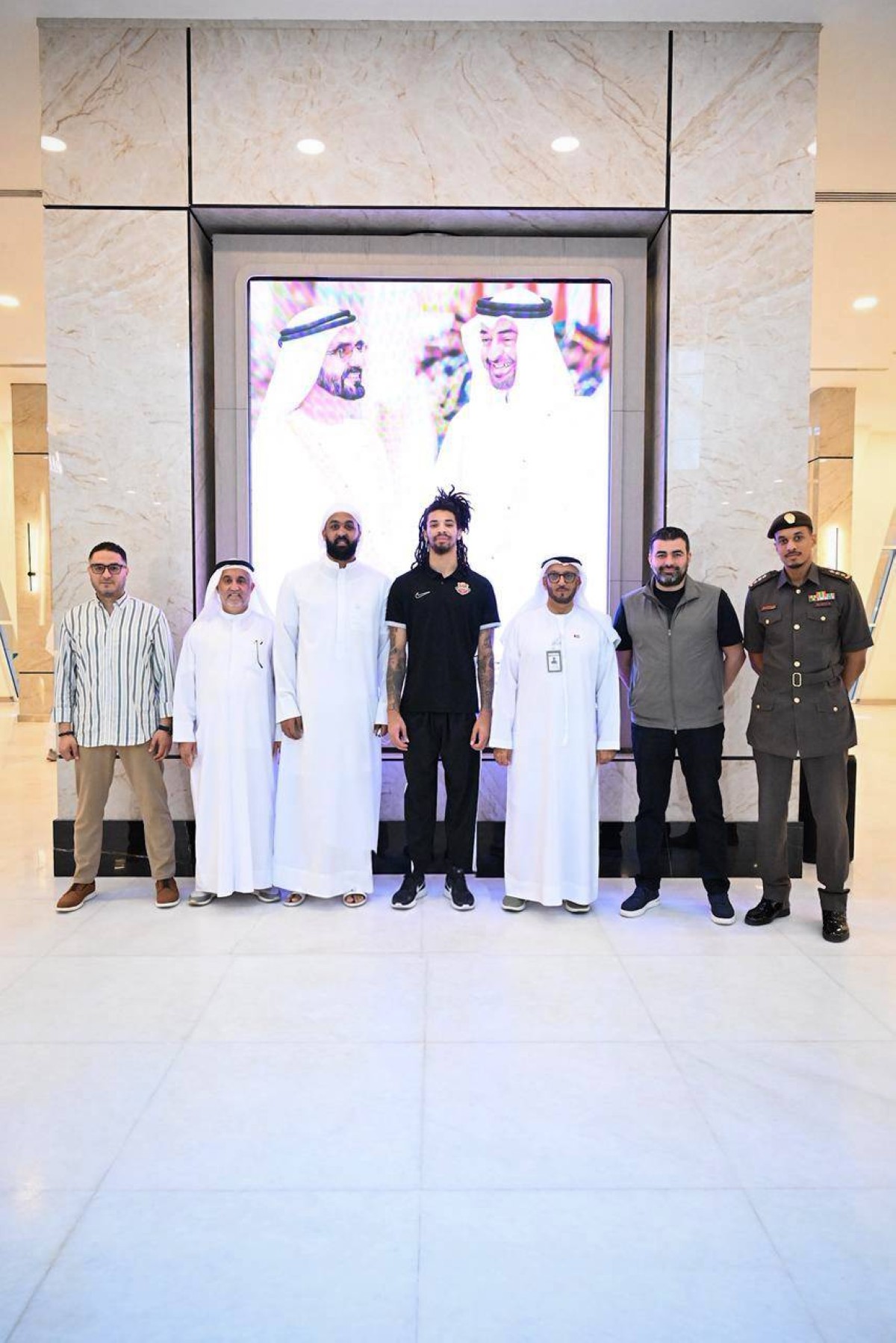 شباب الأهلي يجدد عقد واشنطن حتى 2028